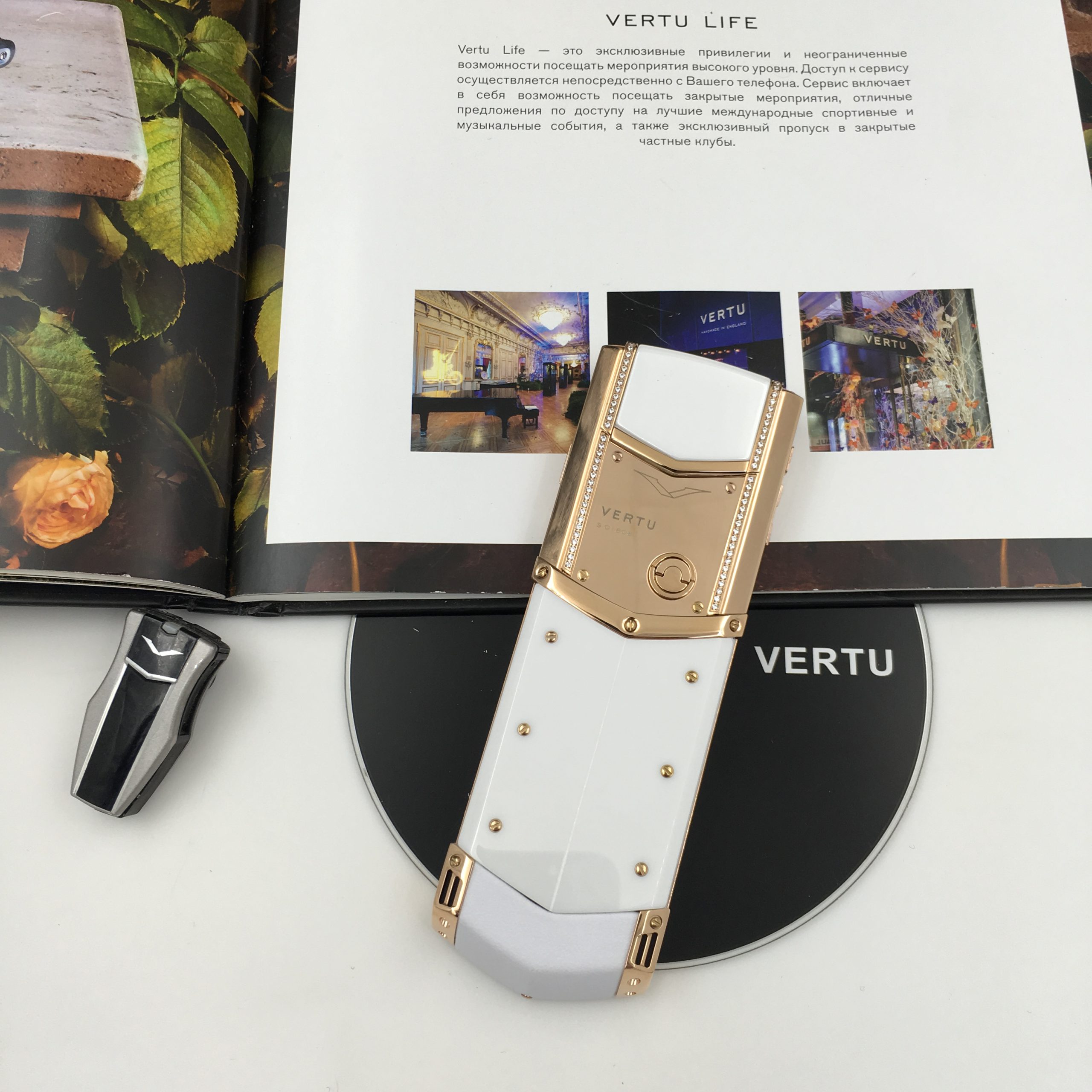 Signature S – White Gold Ceramic Diamond – Go Easy For Vertu