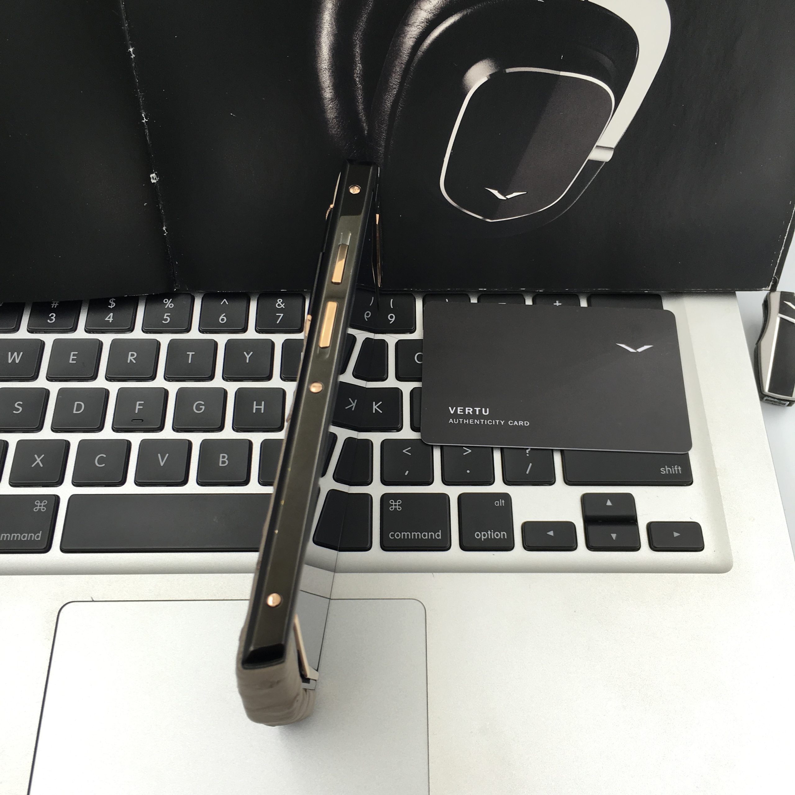 ASTER P OSTRICH Black Gold Dual Sim Card – Go Easy For Vertu